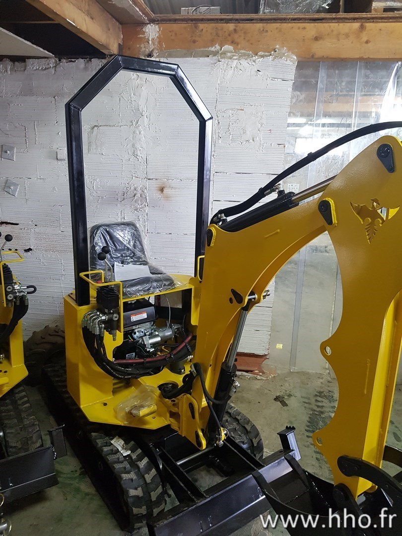 Rollover protecting structure